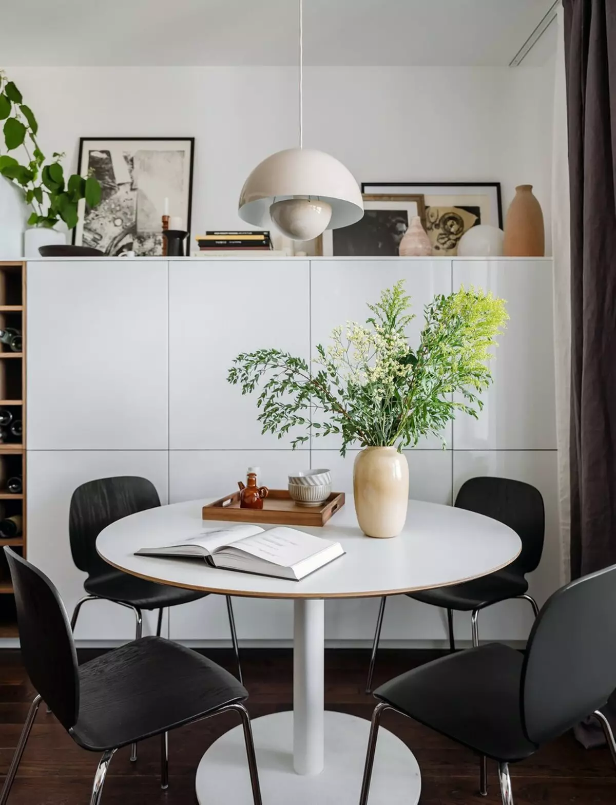 Foto: kuhinja i blagovaonica u skandinavskom stilu, moderan, mali stan, apartman, studio, projekt sedmice, Moskva, do 40 metara, Elena Sorensen - fotografija