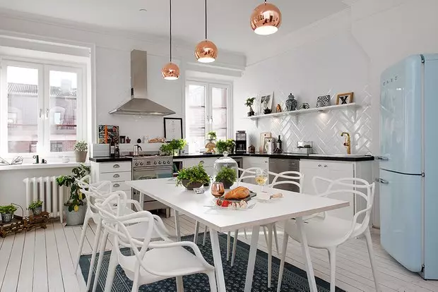 Foto: Keuken en eetkamer in Scandinavische stijl, accessoires, interieurkamers, decor - Foto