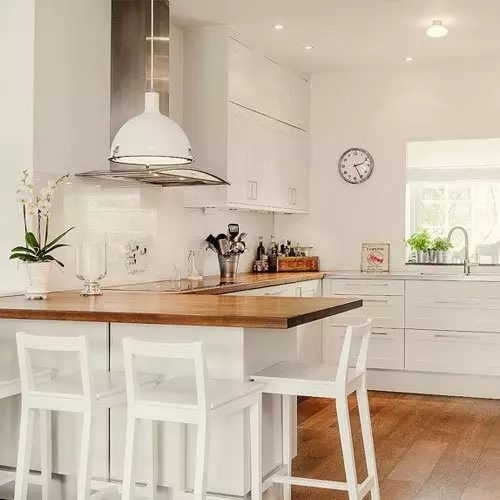 Hoto: Kitchen da dakin cin abinci a cikin salon Scandinavian, zamani, Clock, Agogu, kayan gida - hoto - hoto gida - hoto