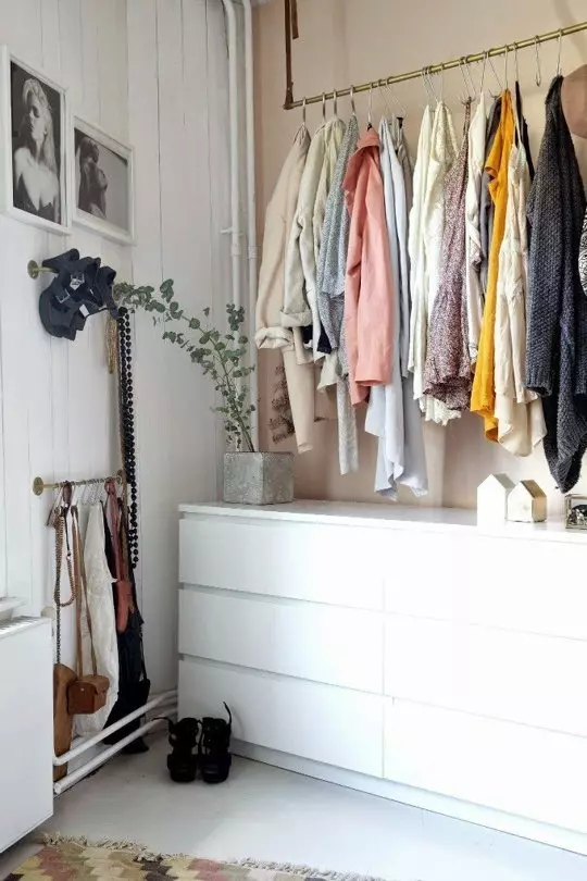 Photo: armoire en style scandinave, chambre à coucher, décoration intérieure, petit appartement, appartement, conseils - photo