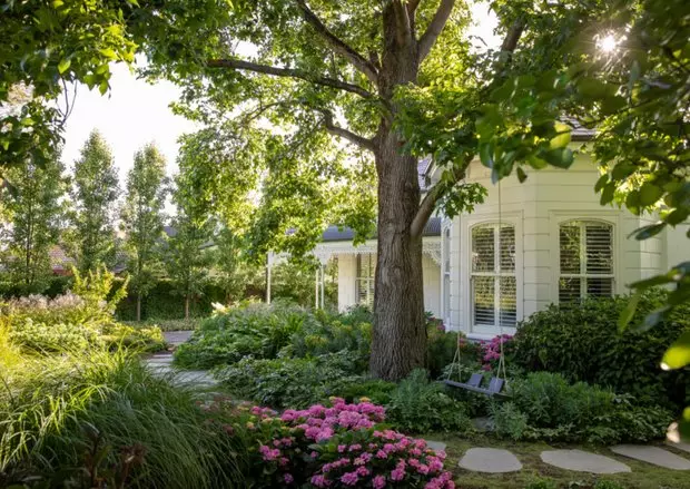 Foto: Stil, Tipps, Hütte im Frühling, Irina Lukyanova, Arbeit im Garten - Foto