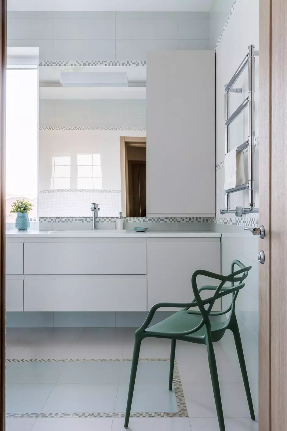 Photo: Salle de bain dans le style de moderne, maison, projet de la semaine, maison et cottage, 4 ou plus, plus de 90 mètres, Alice Svistunov, Bon-tonne - Photo