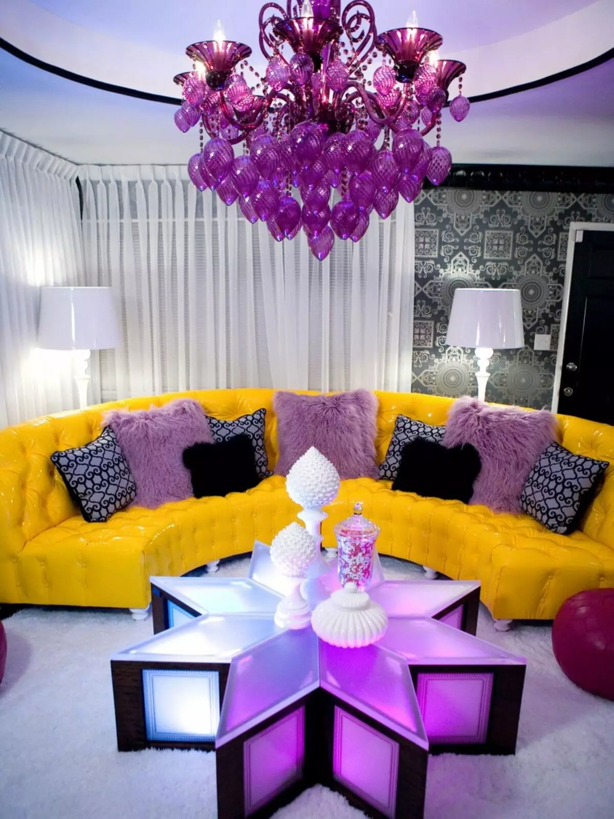 Foto: Sala de estar de estilo ecléctico, decoración interior, muebles y luz, consejos - Foto