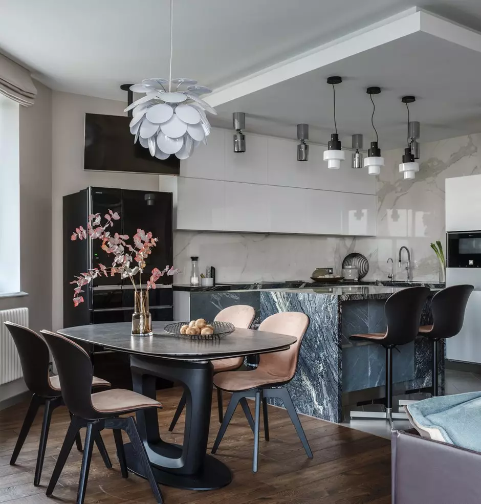 Photo: Kitchen and dining room in style modern, apartment, project of the week, Moscow, monolithic house, 4 or more, more than 90 meters, Yulia Kishkovich - Photo