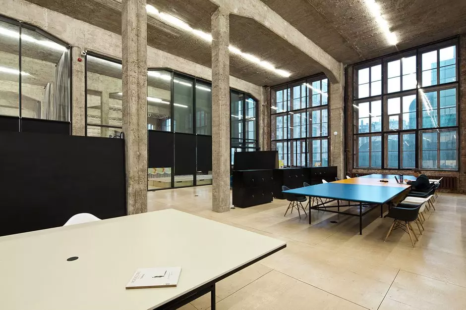 Foto: Stil, Loft, Büroraum, Russland, Weiß, Projekt der Woche, Schwarz, Moskau, Rot, Grau, Tatiana Muratova, Maria Uvarova, Wie organisiert man ein Coworking, Loft im Sowjetgebäude, di Telegraph - Foto