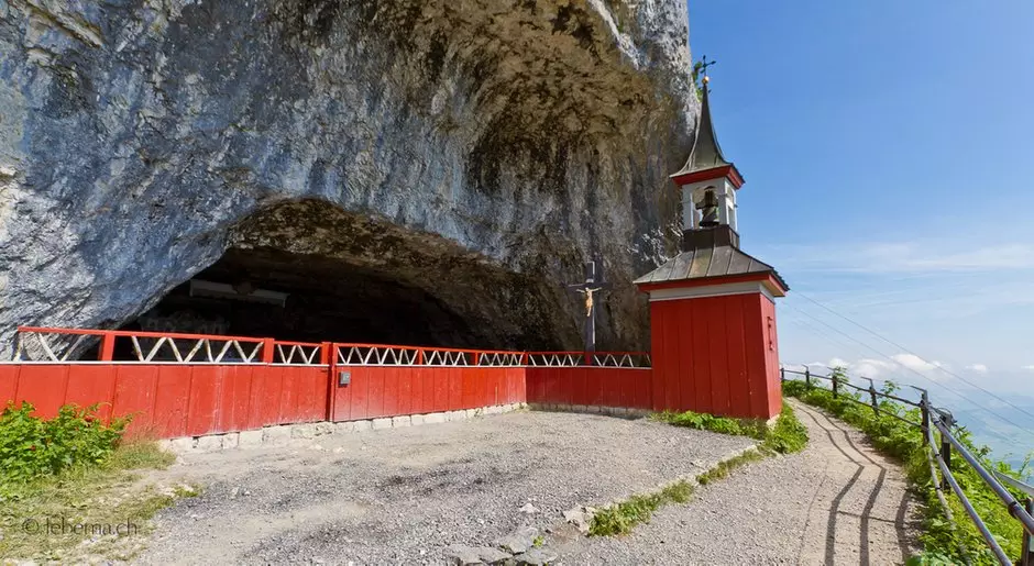 Hoto: Sauran a cikin salo, gidaje da gidaje, kujerun birni, otal, aikin sati - hoto, hoto