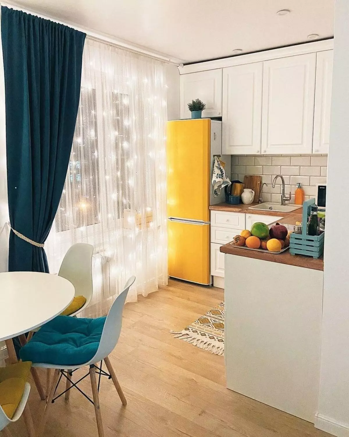 Foto: Cozinha e sala de jantar em estilo escandinavo, apartamento, projeto da semana, sberbank, domklik, sber, economizar - foto