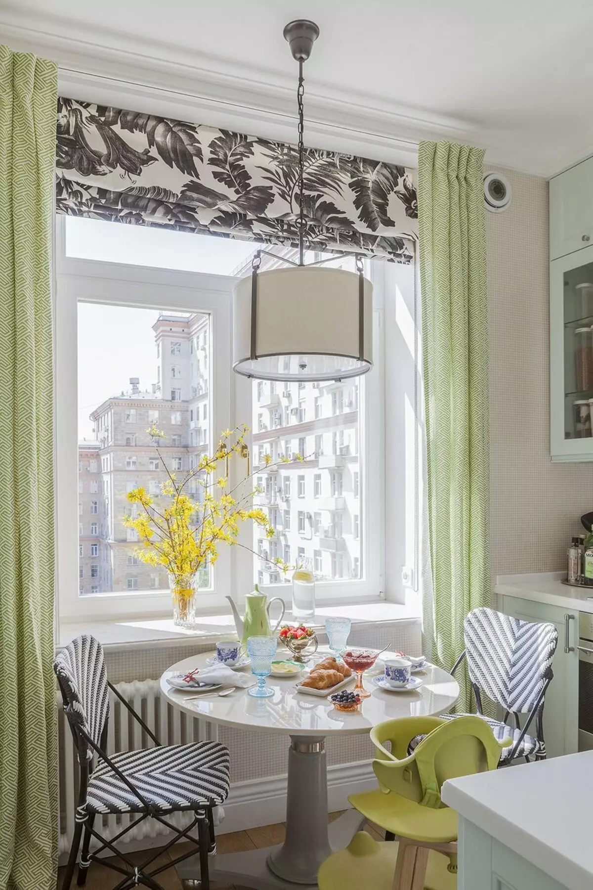 Foto: Kamar Tangan lan Makan ing Gaya Skandinavia, Delorium, Interiors, Evgenia Matveenko, Olga Zaretsko, Mari-Design, Marina Merenkov, Grand South - Foto