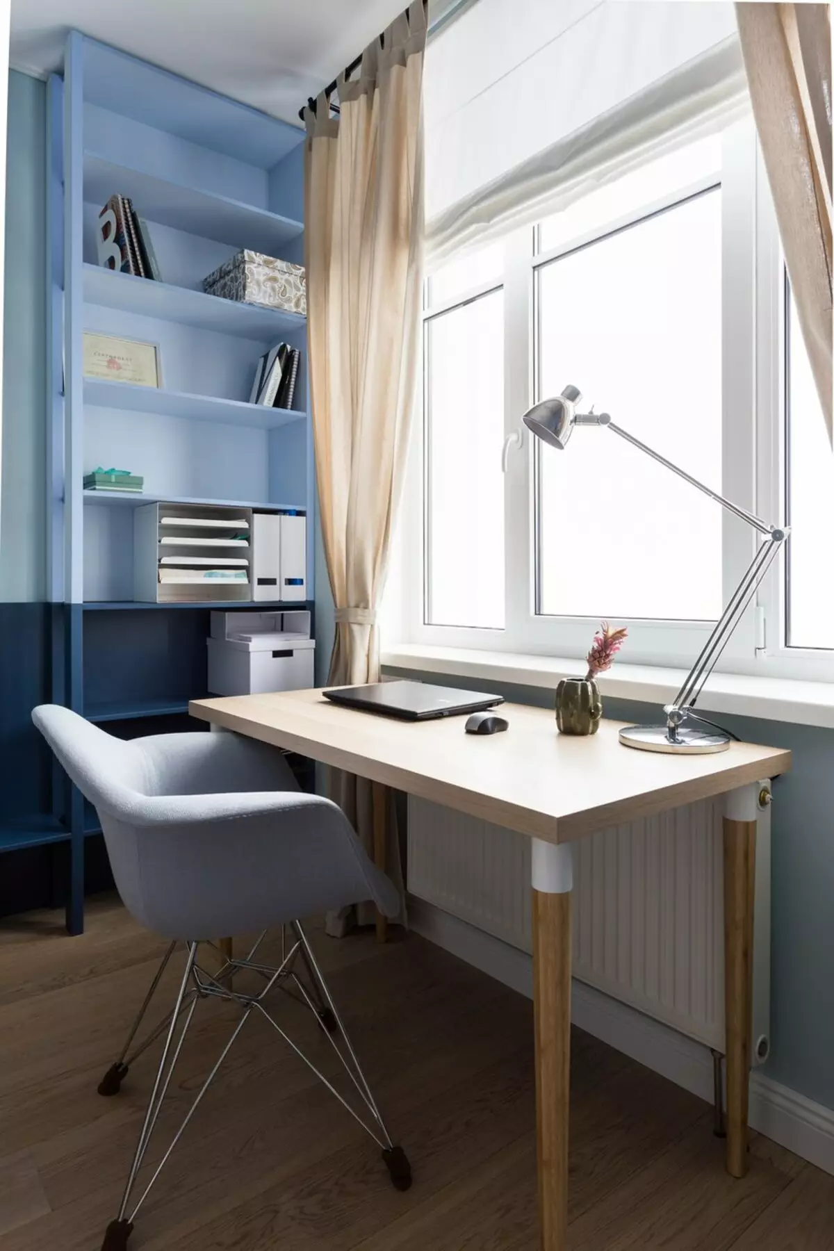 Foto: Kabinet in Scandinavische stijl, minimalisme, appartement, project van de week, St. Petersburg, Monolithisch Huis, 2 kamers, 40-60 meter, Ekaterina Savenkova, interieurarchitectuur - Foto