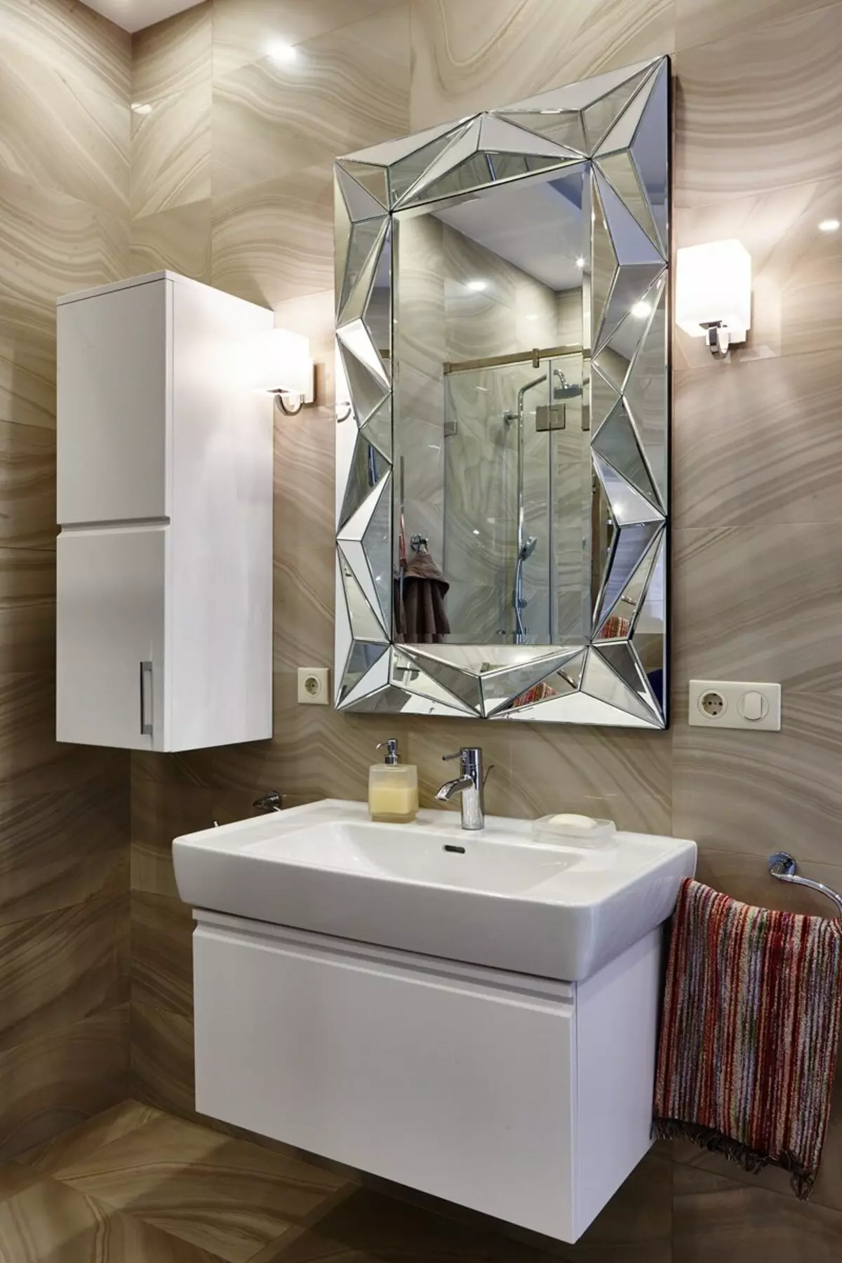 Foto: Kamar Mandi di Modern, Rumah, Minggu Proyek, Rumah dan Pondok, Nikita Morozov, Km Studio, Moscow Region, Townhouse - Foto