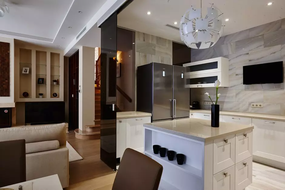 Foto: Ruang dapur dan ruang makan dengan gaya modern, rumah, proyek proyek, rumah dan pondok, Nikita Morozov, Km Studio, Moskow Region, Townhouse - Foto