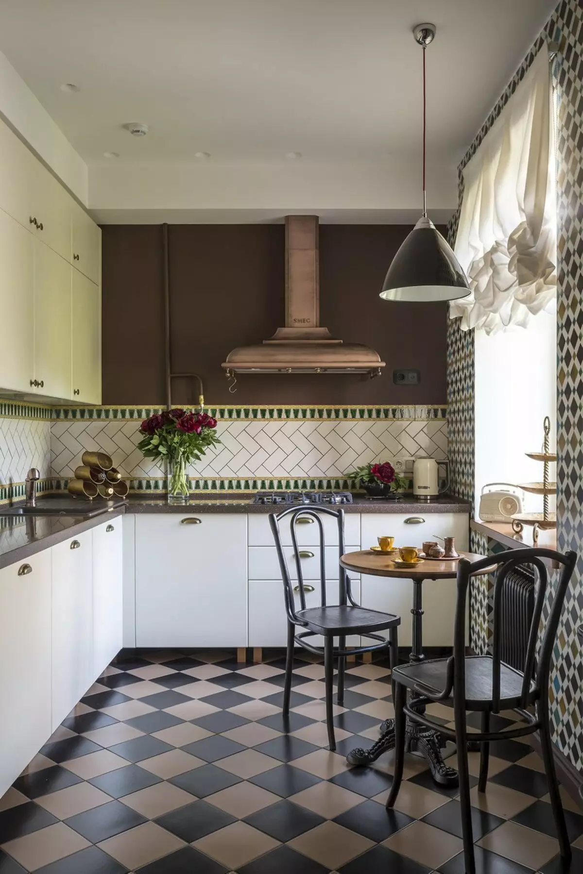 Foto: Dapur dan Ruang Makan di Provence dan Gaya Negara, Panduan, Reka Bentuk Lavka, Kilang Tatyana, Photofield, Yana Grosheva, Alena Eremenko, Tatyana Fursova, Adi Interiors Group, Natalia Golubovich, Claudia Ruenko - Foto