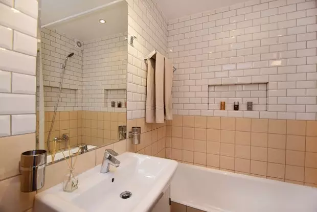 Photo: Salle de bain dans le moderne, appartement, Russie, Blanc, Projet de la semaine, Dulux, Zara Home, Gris, Ikea, Hansgrohe, Roca, Kérama Marazzi, New Moscou, Métro, Meshchansky District, Slava Pustozerov, Bertyaa, Kronoflor, "Élégant" Cuisines "Comment placer un appartement à louer, l'intérieur de l'appartement à louer, Buro Brainstorm, Comment équiper Odnushku à Khrouchtchev, comment équiper un appartement à louer, Zoning appartement d'une pièce, Partition de verre à Odnushka, Khrouchtchev, 1 Chambre, jusqu'à 40 mètres - photo