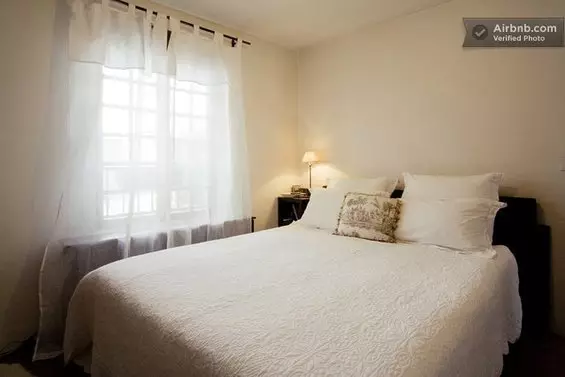 Llun: Ystafell fyw mewn minimaliaeth steil, ffordd o fyw, awgrymiadau, paris, Airbnb - llun