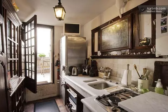 Wêne: Kitchen û odeya xwaringehê di şêweya provence û welat, şêwaza, seriştan, paris, airbnb - wêne