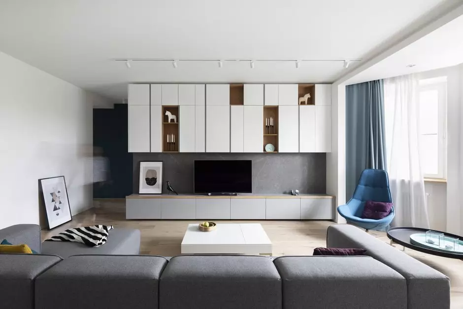 Modern Design an Nuancen vu blo: Appartement zu Moskau