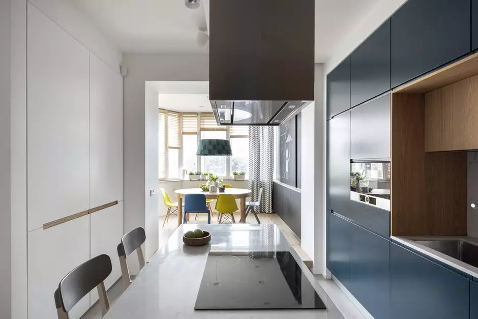 Photo: Kitchen and dining room in modern, apartment, project of the week, Moscow, monolithic house, 4 and more, more than 90 meters, ZeWorkroomStudio - Photo