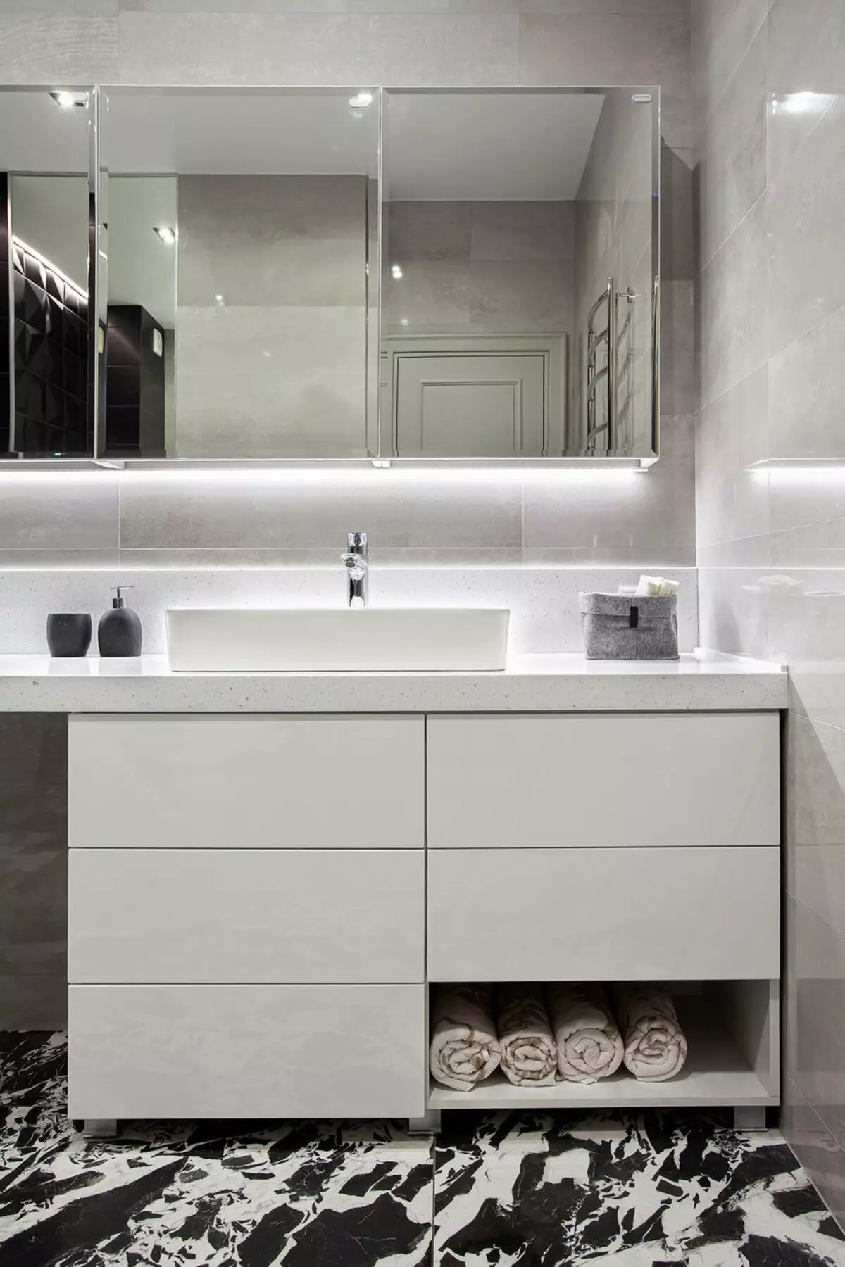 Foto: Baño en estilo moderno, clásico, proyecto de la semana, beige, azul, gris, San Petersburgo, 4 y más, más de 90 metros, Alena Shishkin - Foto