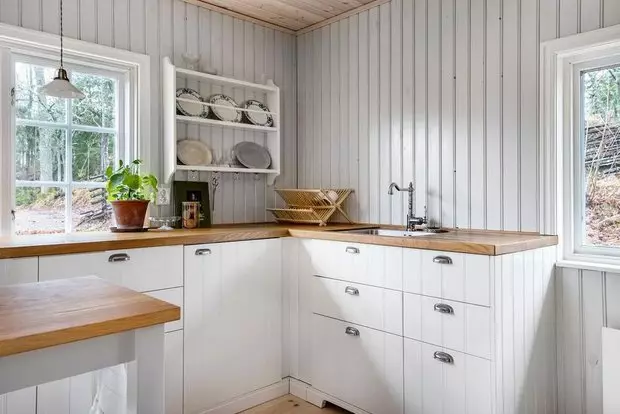 Foto: Dapur dan Ruang Makan di Provence dan Gaya Negara, Scandinavia, Rumah, Putih, Minimalisme, Merah, Kelabu, Rumah dan Cottage, 40-60 Meter - Foto