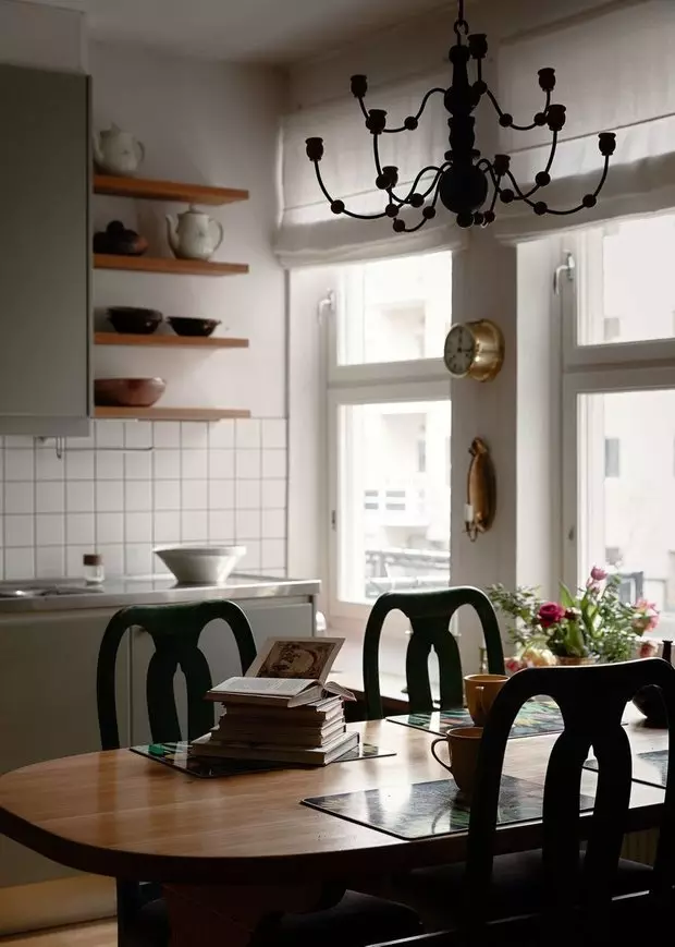 Foto: Keuken en ytkeamer yn Provence en Lânstyl, Skandinavyske, modern, eklektyske, ynterieur-dekor, appartemint, wyt, read, grien, 2 keamers, 40-60 meter - Foto