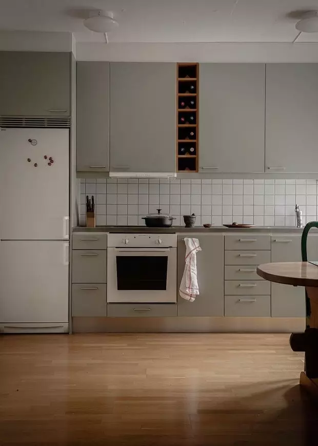 Foto: Keuken en itenkeamer yn Skandinavyske styl, modern, eklektyske, ynterieur-dekor, appartemint, wyt, read, grien, 2 keamers, 40-60 meter - Foto