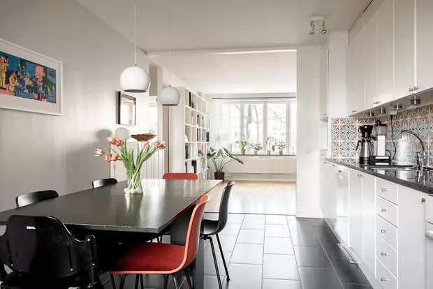 Photo: Kitchen and dining room in Scandinavian style, classic, interior decor, apartment, Sweden, white, red, gray, 2 rooms, more than 90 meters - Photo