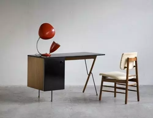 Photo: Bureau contemporain, Décoration d'intérieur, Flos, Foscarini, Gubi, Luceplan, Meubles et lumière, Lampe de table - Photo