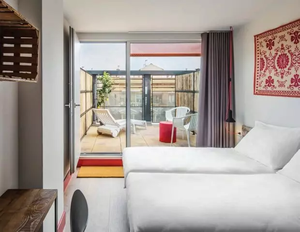 Wêne: Provence û Jûreya Welat, Kevir, Navîn, Navxwe, Xan û Xan û Xan, Cihên Bajar, Hotel, Barcelona - Wêne