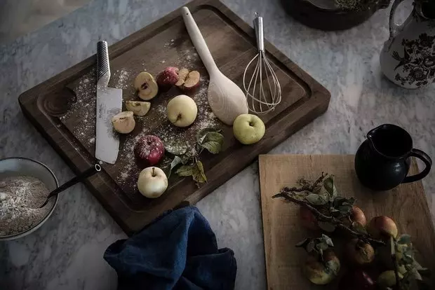 Foto: ve stylu, klasické, podkroví, moderní, eklektický, interiérový dekor, bytu, Švédsko, bílá, modrá, šedá, gheteborg, skladování v chodbě, výzdoba v podkroví, organizace skladovacího systému v kuchyni, jak organizovat skladování v ložnici, kuchyň s ostrovem, 2 pokoje, více než 90 metrů - fotografie