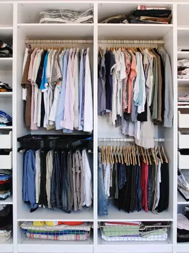 Foto: Wardrobe en stilo moderna, kuirejo kaj manĝoĉambro, stokado, vivstilo, konsiloj, stokadaj sistemoj, ŝranko, ŝranko, bretoj - foto