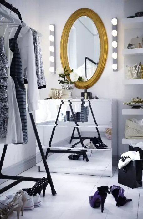 Photo: Meubles et lumière dans un style moderne, high-tech, dressing, décoration intérieure, rangement, intérieur de la chambre, papier peint, miroirs, lustre, armoire, armoire, miroir, suspension, tabouret - Photo