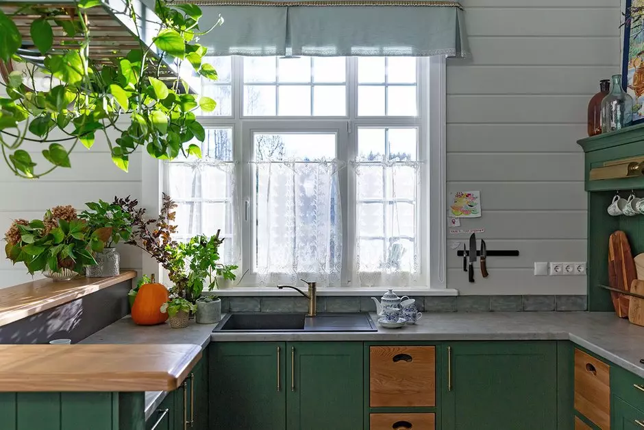 Foto: Cozinha e sala de jantar em Provence e estilo country, clássico, eclético, casa, projeto da semana, verde, vintage, São Petersburgo, organizar uma casa de um bar, mais de 90 metros, Maria Nechaeva - foto