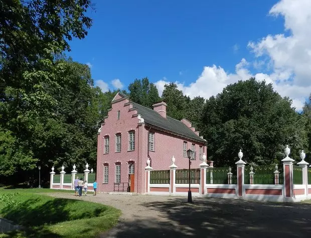 Foto: stilā, māja, arhitektūra, ainava, dekors, Maskava, māja un māja, šķēlītes, flīzes Kuskovo, porcelāna kolekcija Kuskovo, holandiešu nams Kusko, holandiešu dīķis ar pacelšanas tiltu - foto