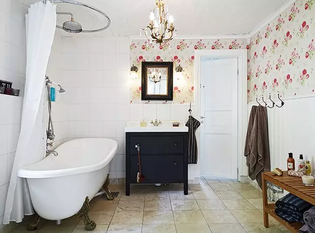 Foto: Baño en Provenza y Estilo rural, Escandinavo, Casa, Color en el interior, Casas y apartamentos, Blanco, Proyecto de la semana, Casa de campo, Vintage - Foto