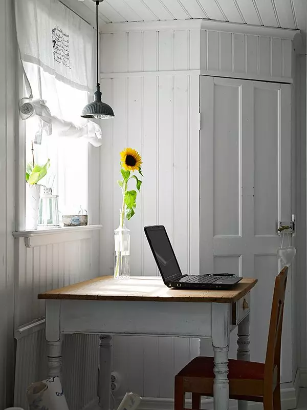 Foto: Provence and Country Style Office, Scandinavian, House, kleur yn it ynterieur, huzen en apparteminten, wyt, projekt fan 'e wike, hutte, vintage