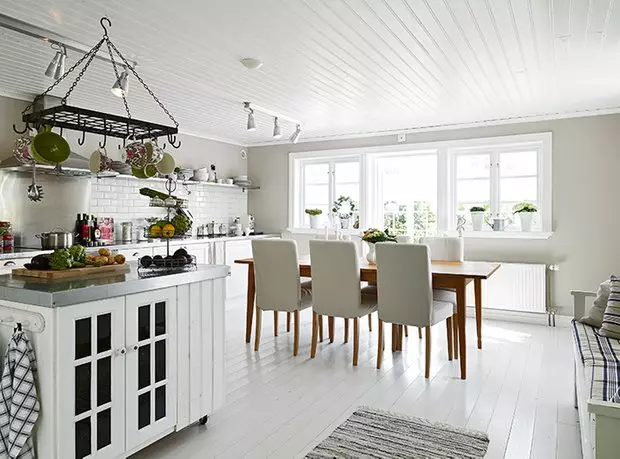 Foto: Cocina y comedor en estilo escandinavo, casa, color en el interior, casas y apartamentos, blanco, proyecto de la semana, casa de campo, vintage - Foto